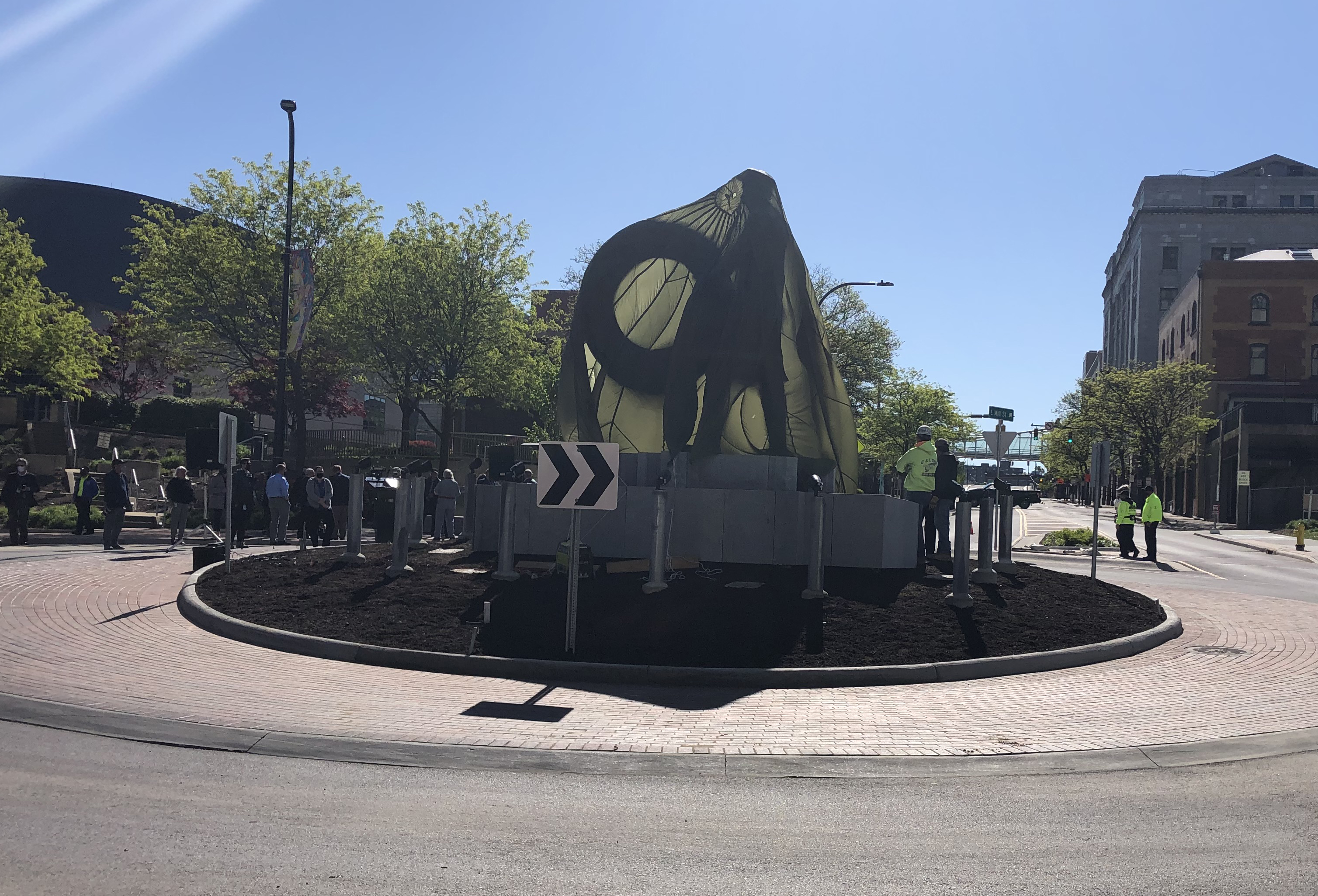 Akron unveils statue honoring rubber workers | Rubber News