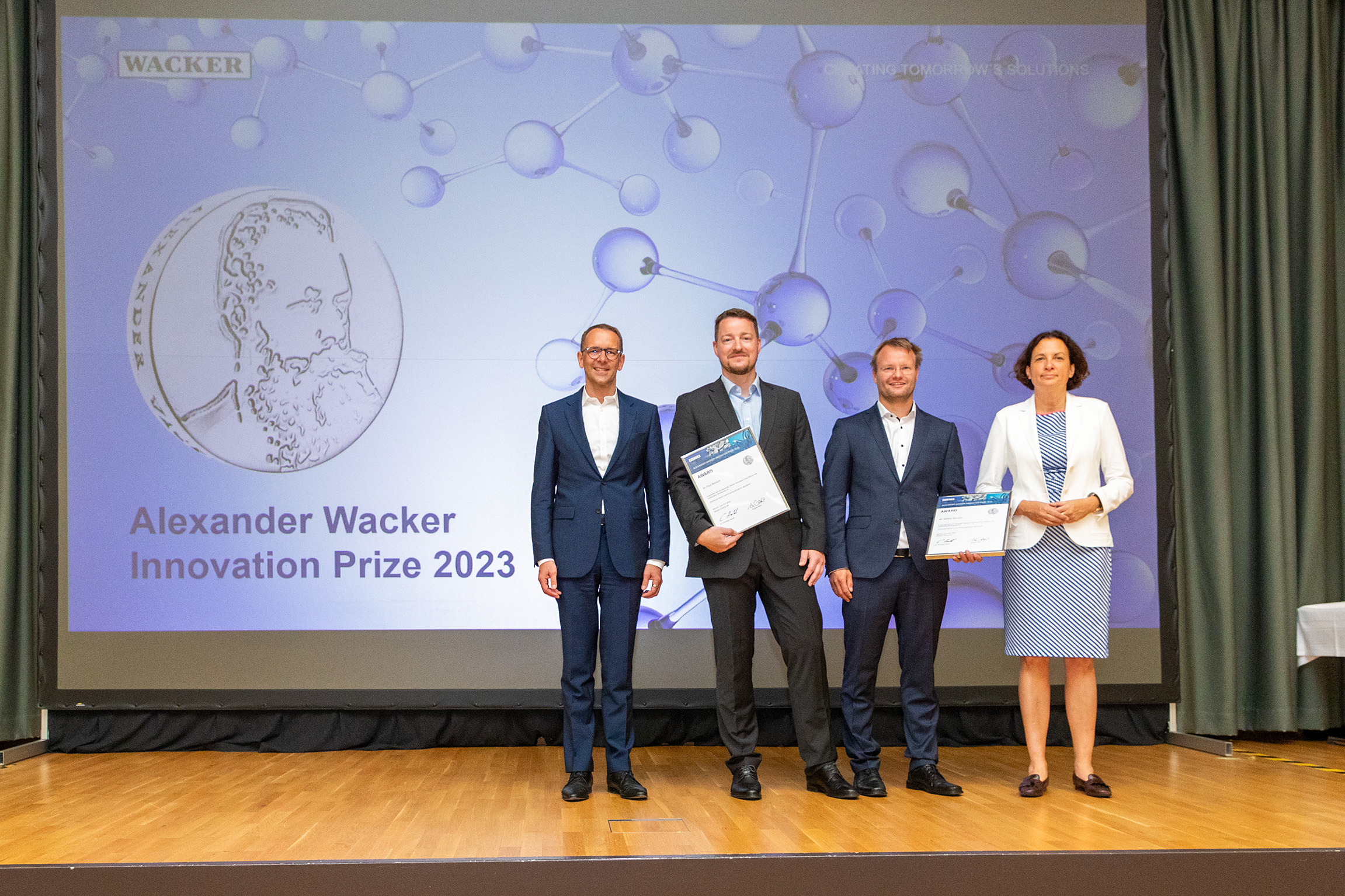 Wacker team awarded for polysilicon production innovation | Rubber News