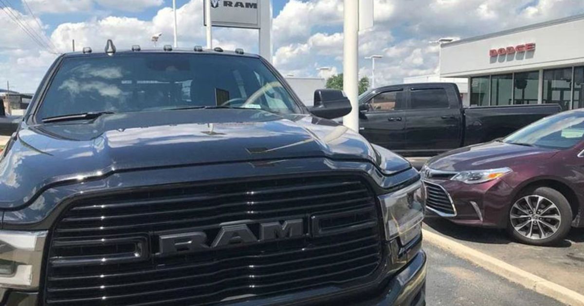 U.S. automotive sales drop again, yet SAAR remains strong | Rubber News