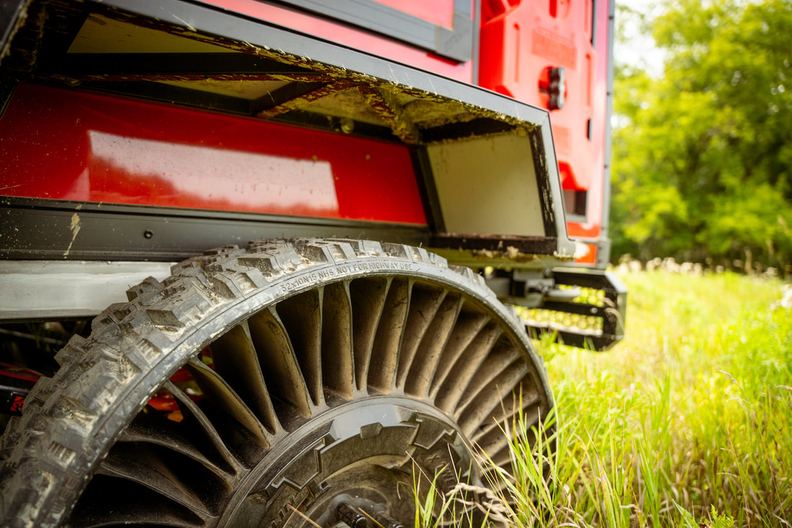 First response trailer rolls on Michelin's Tweel airless tires | Rubber ...