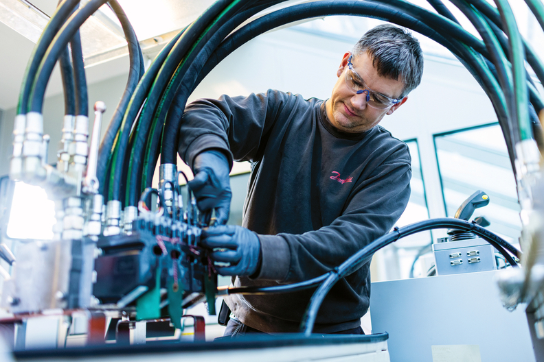 Danfoss Power Solutions ready to roll with Eaton Hydraulics integration ...