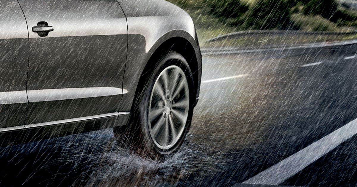 High surface area, highly dispersible silica for tire tread ...